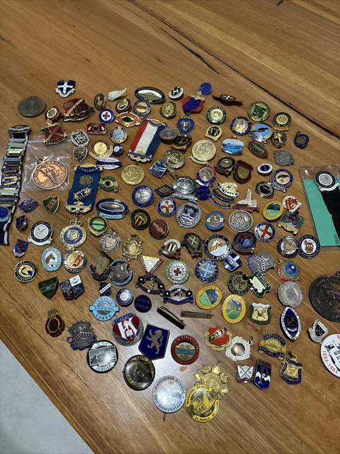 HUGE COLLECTION OF New Zealand Vintage Badges a Bowling, School, Rowing ...