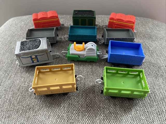 TRACKMASTER REVOLUTION THOMAS The Tank Engine Trucks Bundle Job Lot X ...