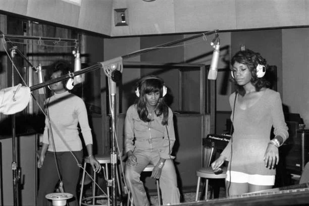 TINA TURNER AT Her Studio Bolic Sound With The Ikettes 1972 OLD MUSIC ...