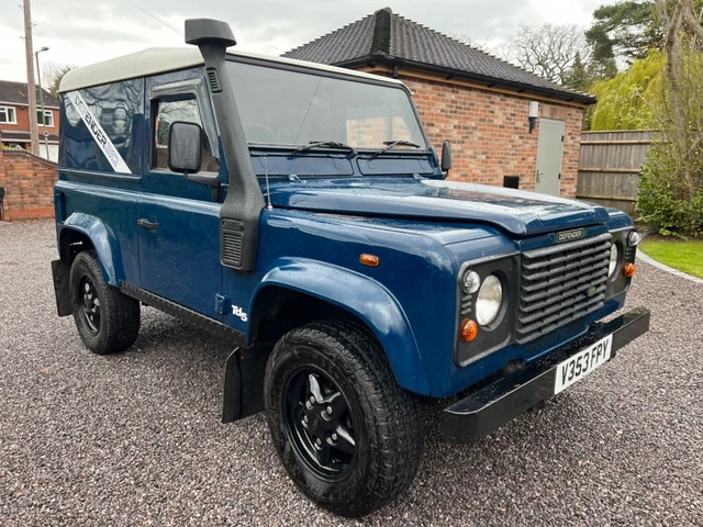 LAND ROVER DEFENDER 90 td5 Rear Bench Seats £10,000.00 - PicClick UK