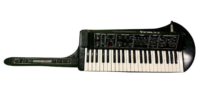 MOOG LIBERATION 44-KEY Dual Oscillator Keytar Synth. Fully Works ...