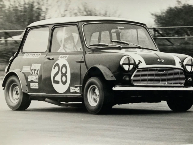 MINI COOPER S racing 1960s Silverstone period photograph EUR 8,38 ...