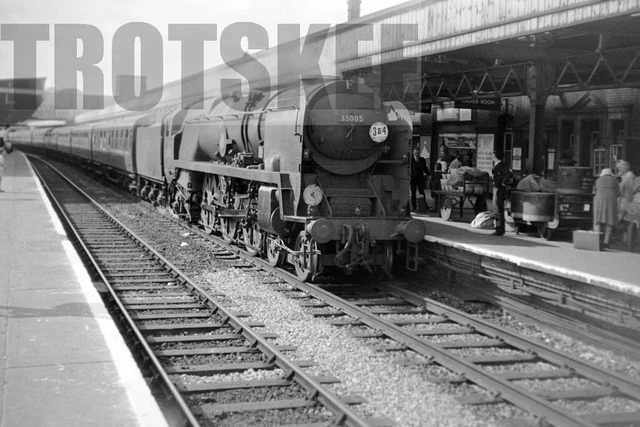 35MM NEGATIVE BR British Railways Steam Loco 35005 Class MN Southampton ...