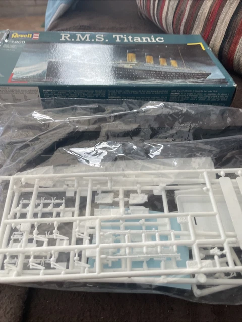 REVELL R.M.S TITANIC 1:1200 Scale 05804 Model Kit £5.99 - PicClick UK