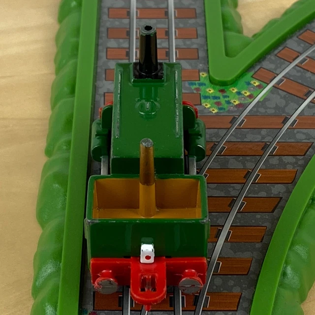 THOMAS THE TANK Engine and Friends - ERTL Engine - Neil S & M - 2002 £ ...