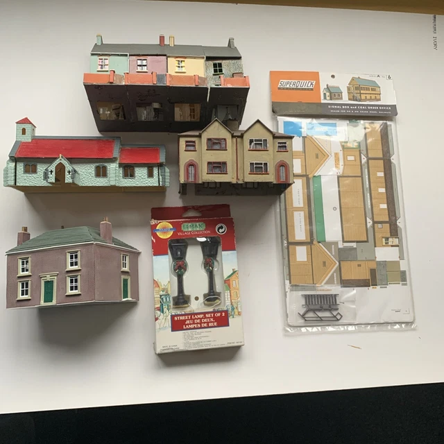 BUILDINGS, MODEL RAILWAY. Plastic, Card from/for a Layout. OO HO Gauge ...