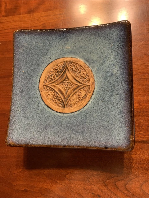 BLUE FOOTED CHINESE plate with Chinese writing in the center. £10.93 ...