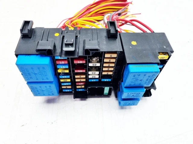 RENAULT CAPTUR J87 Mk1 Fuse And Relay Box 1.5 Diesel 2015 £29.59 ...