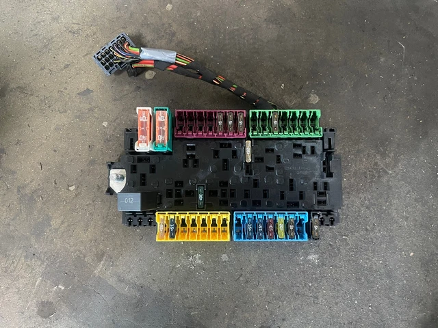 MERCEDES VITO W447 fuse box relay fuse A2469067100 (98) £36.53 ...