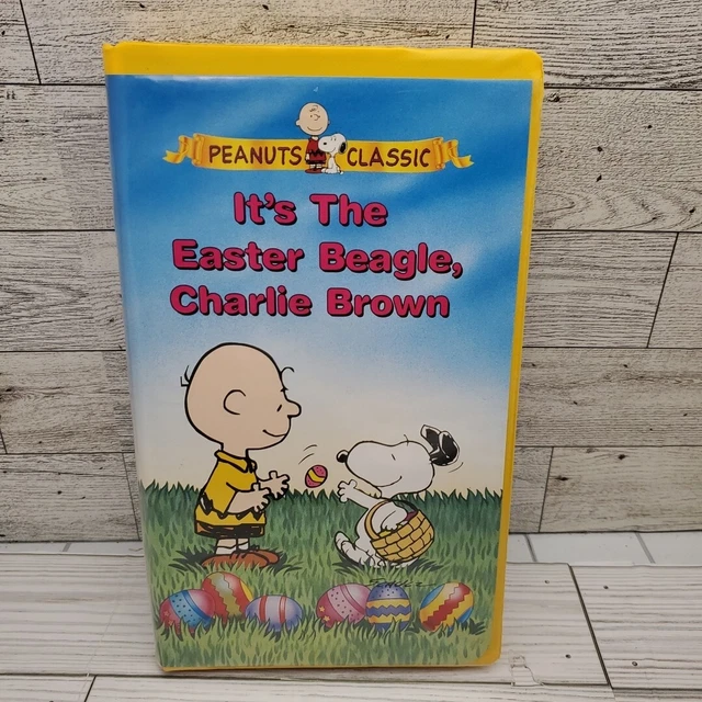ITS THE EASTER Beagle, Charlie Brown (VHS, 1997, Yellow Clamshell) $9. ...
