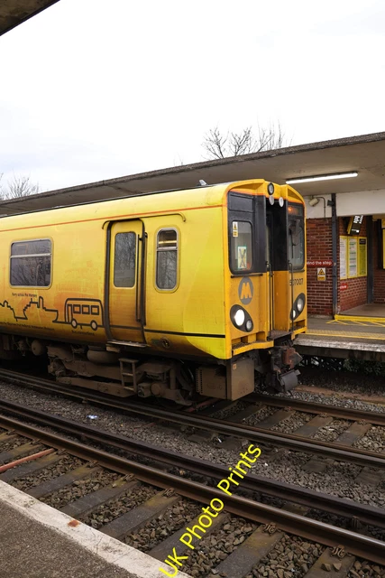 PHOTO RAILWAY 6X4 Class 507 EMU 507007 cab view Wallasey Village c2023 ...