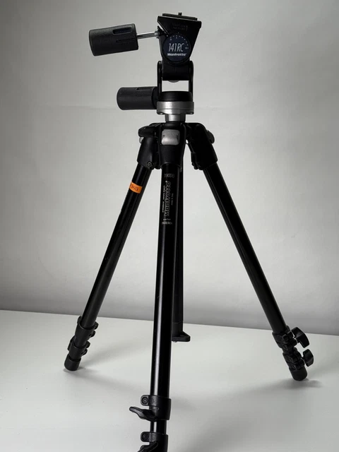 FOTOSTATIV MANFROTO 190B mit Kopf Manfrotto 141RC EUR 1,00 - PicClick DE