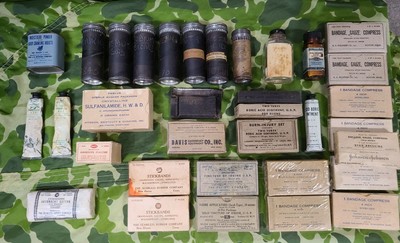 WW2 US ARMY First Aid Kit ARCTIC Jungle Aeronautic Tubes Vials Sulfa ...