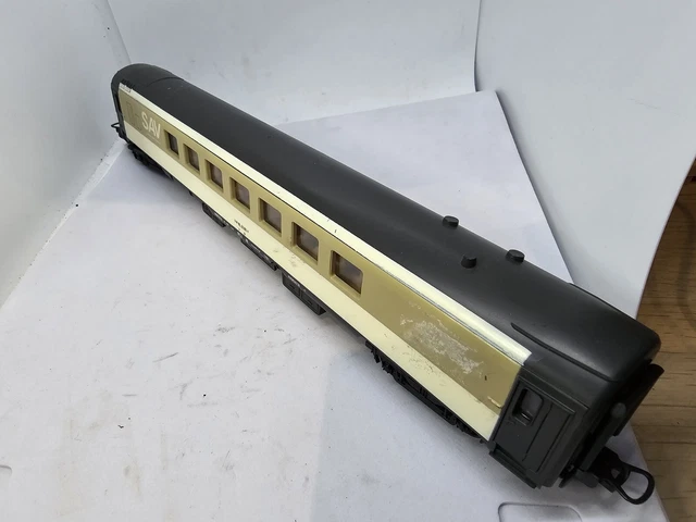 LIMA HO SCALE Sncf French Railways Sav Cinema Coach Two Tone Brown ...