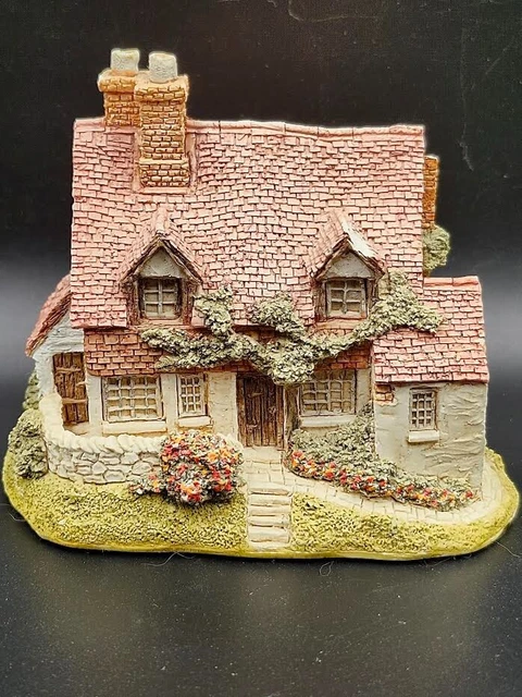 LILLIPUT LANE BROCK Bank 1988-93 England Collection Figurine $15.55 ...