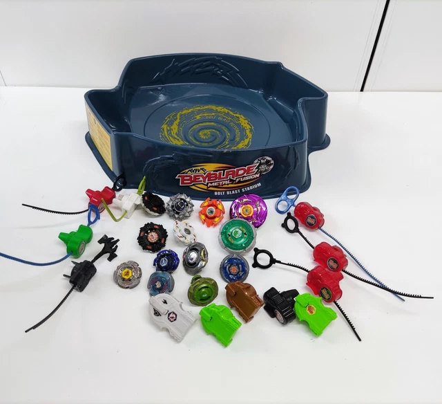 RARE VINTAGE BEYBLADE Metal Fusion Stadium Bolt Blast Stadium + Various ...