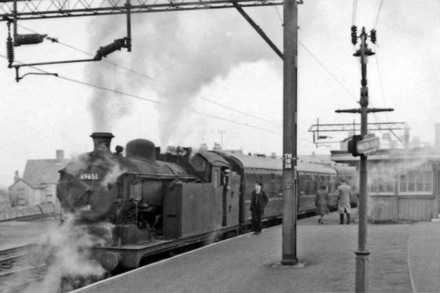 PHOTO ESSEX Walton-On-Naze Railway Station With Lner Class N7 69651 £3. ...
