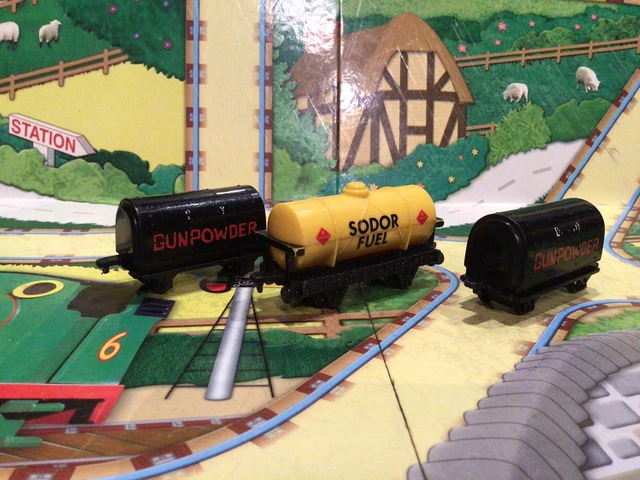 ERTL THOMAS THE tank engine and friends Trio Of Cargo Tankers £3.95 ...