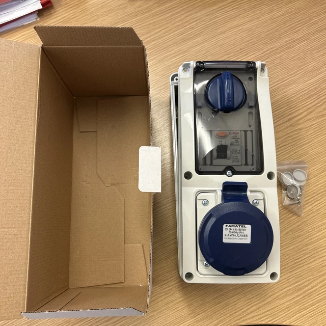 FAMATEL INTERLOCK SWITCH Socket 32A 2P IP44 180/240V £70.00 - PicClick UK