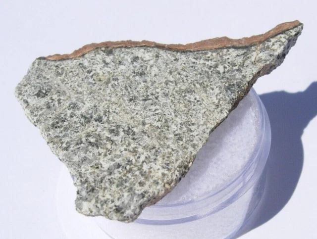 NWA 14682 METEORITE HED acondrite eucrita, frammento affettato non ...