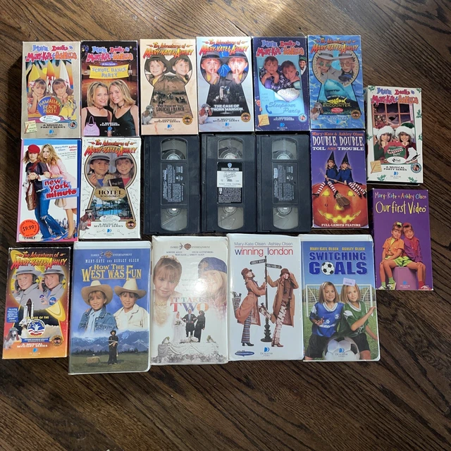 MARY KATE AND Ashley VHS Lot of 19 (Olsen Twins) Clamshell And VHS ...