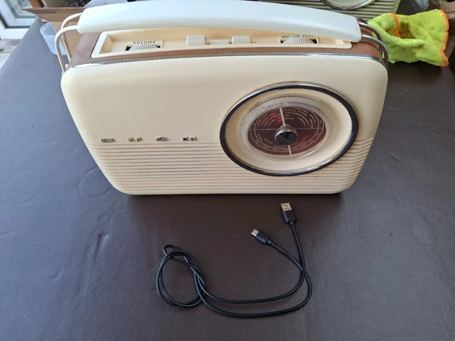 VINTAGE BUSH TR82DL Transistor Radio 1960s Portable play through blue ...