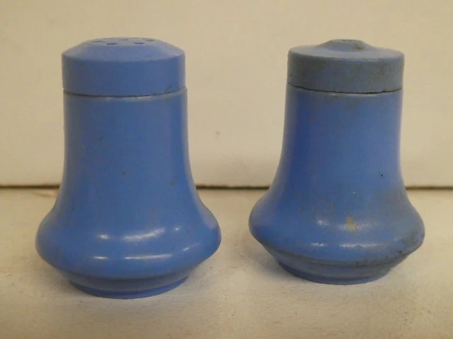 VINTAGE ANA BLUE Bakelite Art Deco Salt & Pepper Shakers Travel Picnic ...