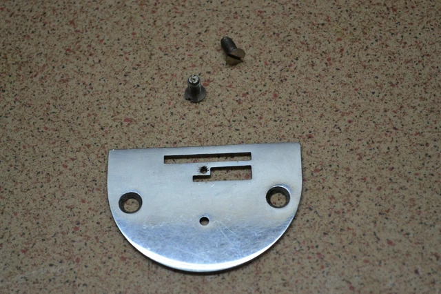 VINTAGE SINGER SEWING Machine Needle Plate Cover Simanco 125319 201K ...