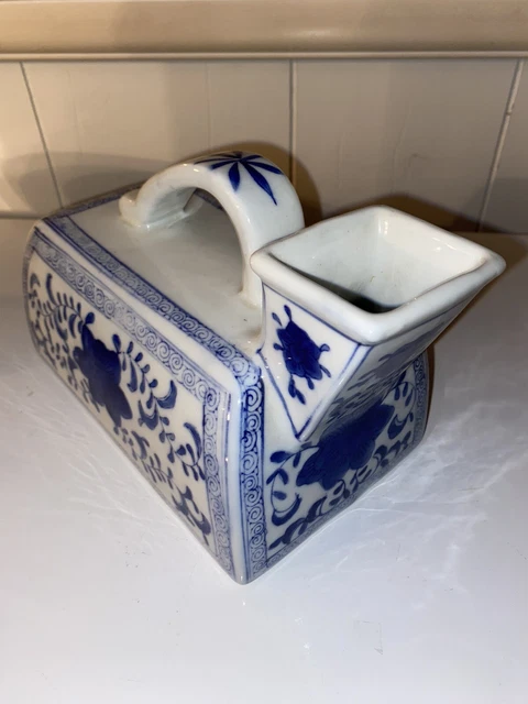 ANTIQUE CHINESE PORCELAIN Blue & White Chamber Pot Bed Urinal 9”D £147. ...