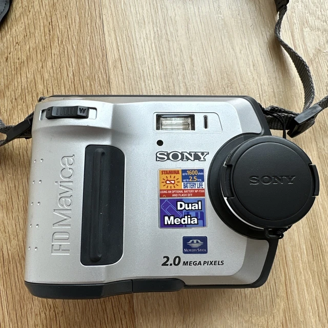 SONY FD MAVICA MVC-FD200 2.0MP Digital Camera Boxed Spares Or Repair £ ...