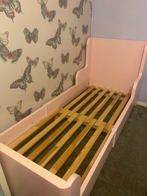 IKEA BUSUNGE EXTENDABLE children’s bed (pink) £2.20 - PicClick UK