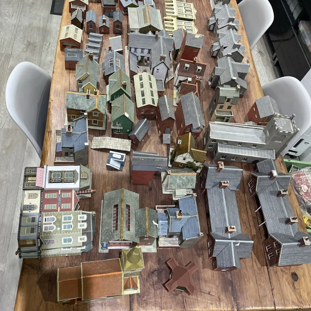 MASSIVE LOT OF Cardboard Buildings Model Trains Railway OO Gauge ...