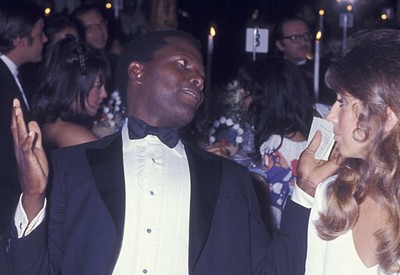 SIDNEY POITIER AND Wife Joanna Shimkus 1970 OLD PHOTO 11 $9.00 ...