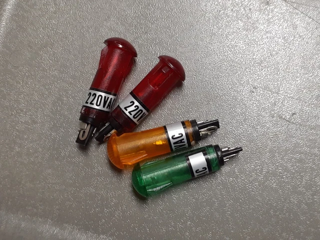 POLYCARBONATE MOUNT PANEL Indicators and Chrome LED panel mount ...