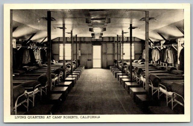 CAMP ROBERTS CALIFORNIA~BARRACKS Interiors~Living Quarters~WWII 1940s B ...