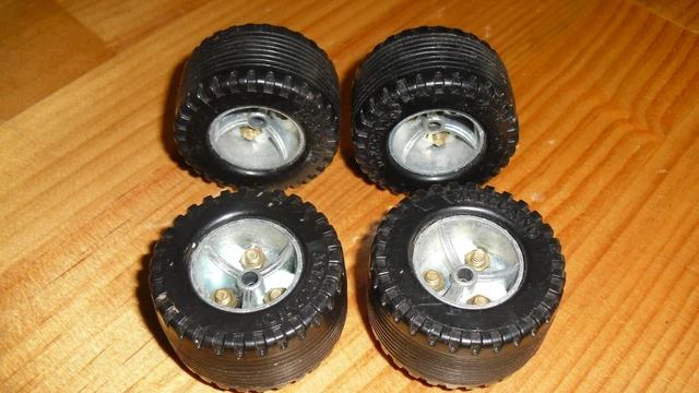 MECCANO FOUR PLASTIC Tyre 187c Four Wheel Centre 187e Four Bush Wheel ...