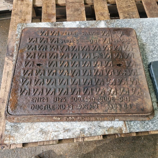 RECLAIMED CAST IRON Manhole Drain Cover & Frame 641mm x 490mm lifting ...