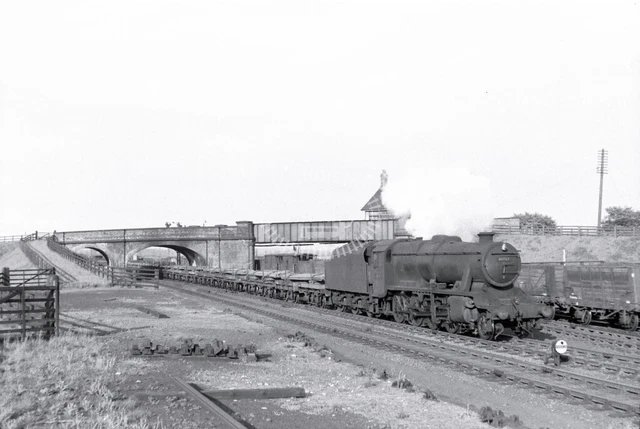 PHOTO BRITISH Railways Steam Locomotive Class 8F 48063 at Burton Salmon ...