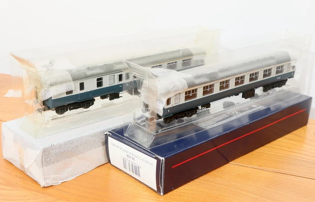 BACHMANN 00 PAIR Of Matched Br Mk 2 Coaches Blue/Grey 39-330/39-410 ...