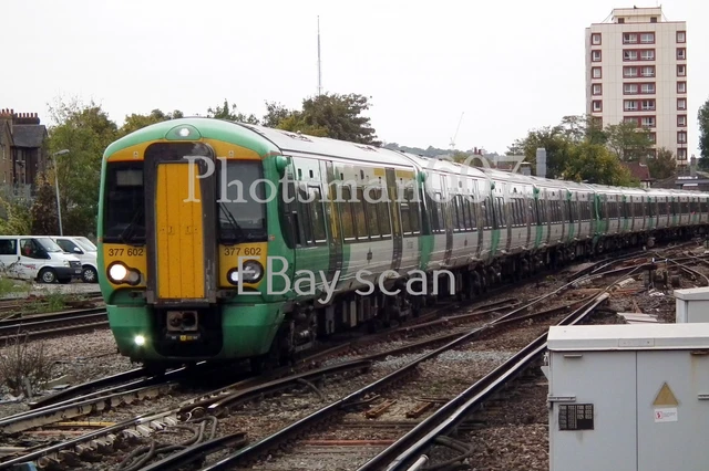 CLASS 377 377602, 5 car EMU, in Southern at East Croydon £0.75 ...
