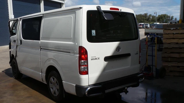 TOYOTA HIACE TRH/KDH Lwb/Swb 03/05-08/09 Right Hand Rear Axle Non Abs ...