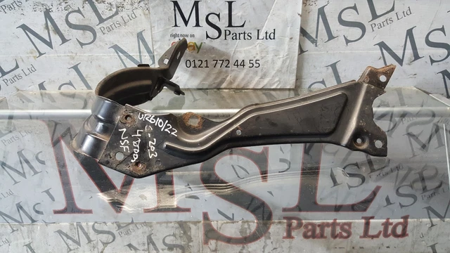 MERCEDES BENZ W203 C Class 4 Door Front Left Headlight Bracket Nearside ...