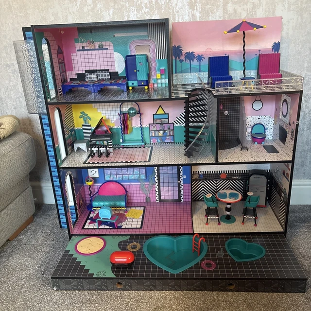 L.O.L SURPRISE OMG Dolls House With Accessories / Furniture - Dagenham ...