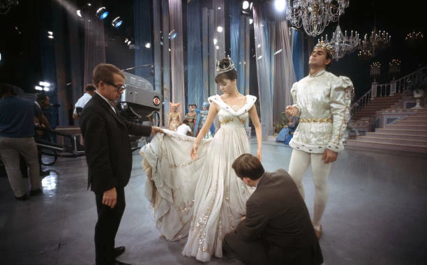 CINDERELLA LESLEY ANN WARREN Stuart Damon 1965 TV OLD PHOTO 6 $8.50 ...