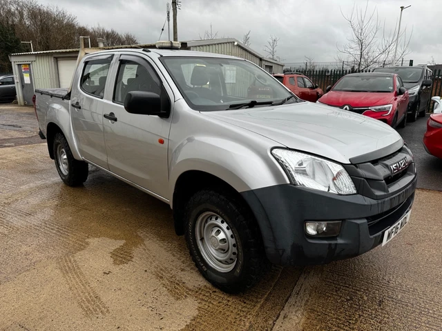 ISUZU D-MAX 2.5 Td Twin Turbo Diesel Double Cab 4 Wheel Drive - No Vat ...