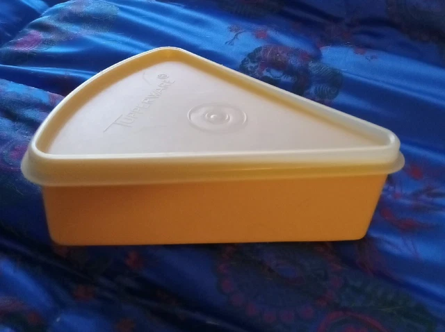 VINTAGE TUPPERWARE PIE Slice Keeper Triangle Wedge Yellow Gold ...