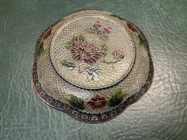 ANTIQUE CHINESE CLOISONNE Small Scallop Edge Dish Plate With Flower ...