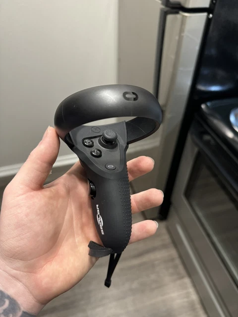 GENUINE OCULUS QUEST 1 / Oculus Rift S Touch Controller RIGHT hand $45. ...