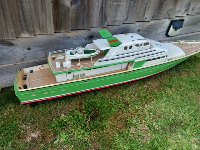 VINTAGE GRAUPNER PEGASUS 111 large boat , model yatch ,model boat ...