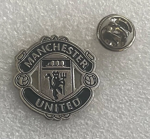 MANCHESTER UNITED FOOTBALL Club Enamel Pin Badge (V7) Black/Chrome £4. ...